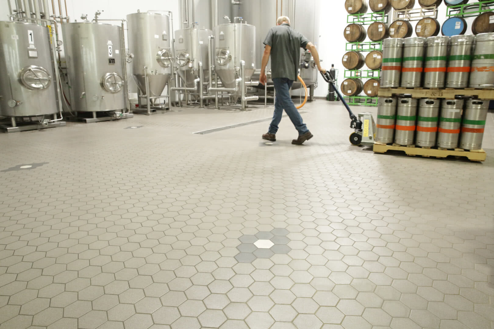 Choosing the Best Floor for a Manufacturing Plant - KB resource