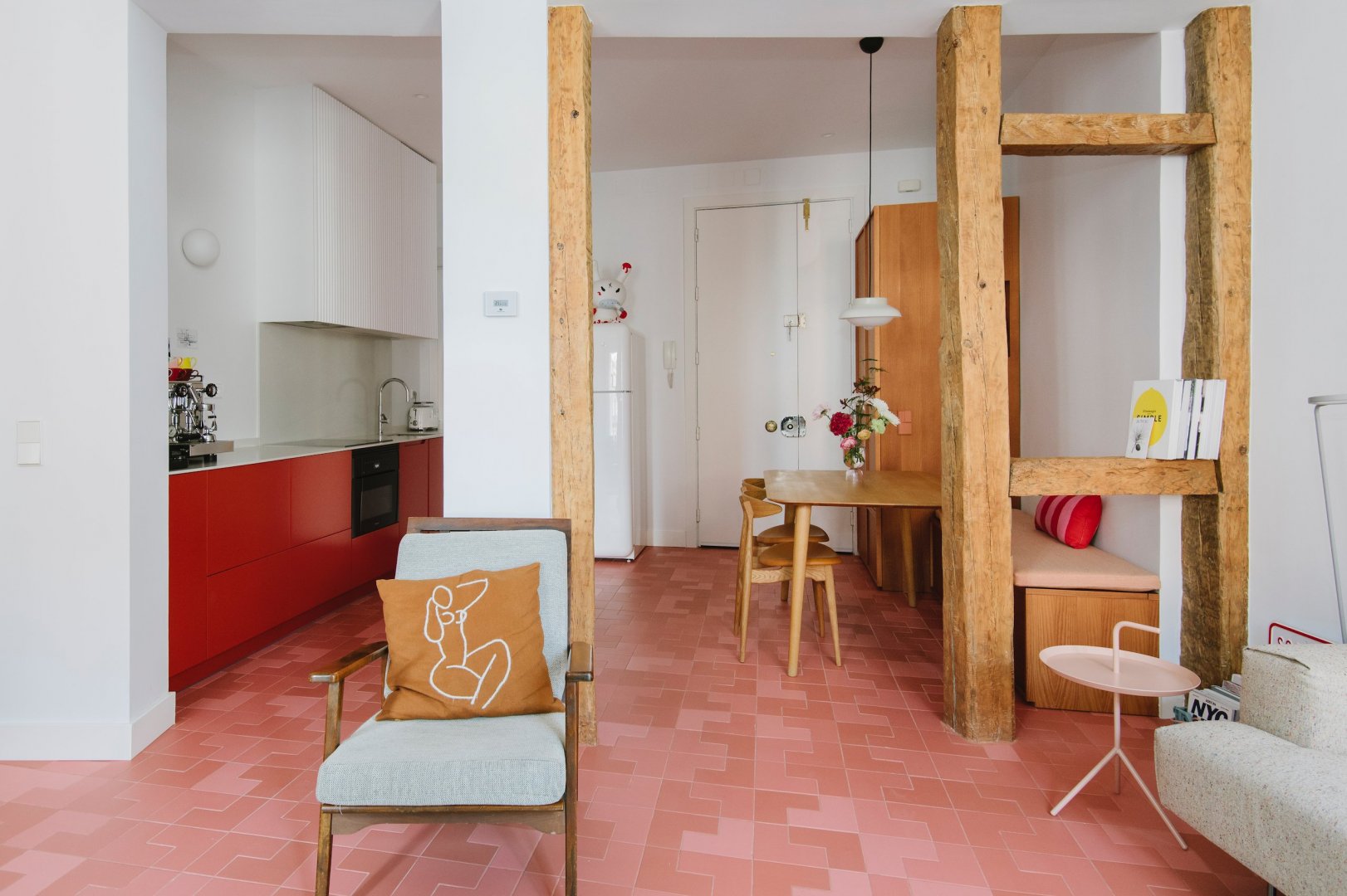 Madrid Home Renovation Stuns with Geometric L-Shaped Tiles by WOW ...